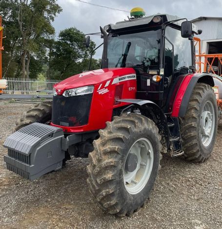 Trator Massey Ferguson MF 6711C Ano 2021 em Boas Condições - Outros em ...
